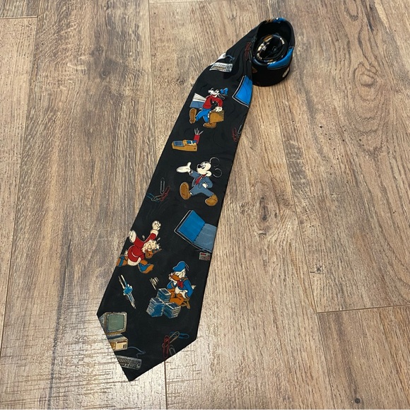 Disney | Accessories | Walt Disney Vintage Neck Tie Daffy Duck Goofy ...